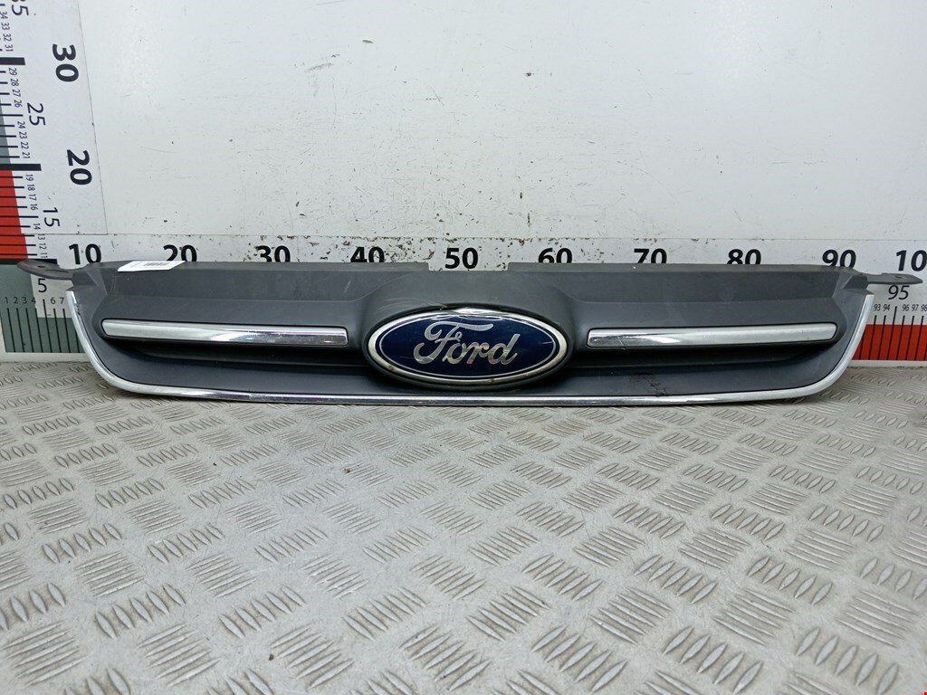 Решетка радиатора Ford C-MAX 2 AM51R8200C арт. 2213573
