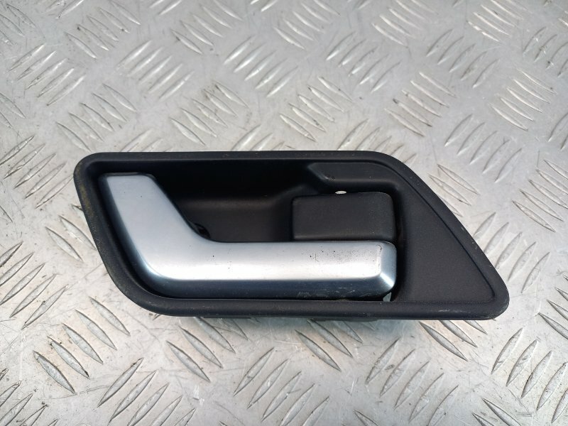 Б/У Ручка двери передней внутренняя правая Land Rover Freelander 2 / Ленд Ровер Фрилендер 2 2.2 224DT 160Л.С. МКПП. 4WD 2007