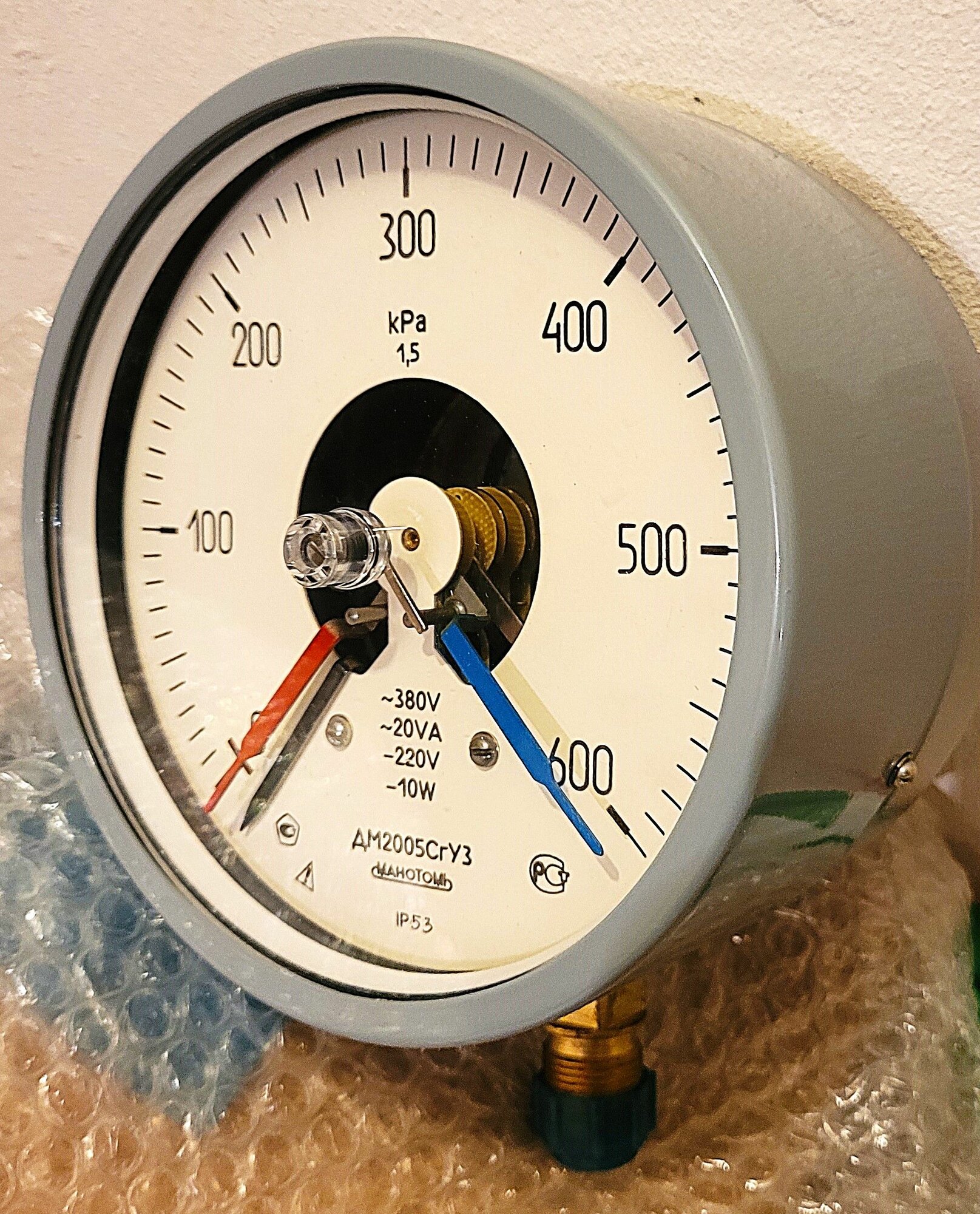 Манометр ДМ2005 Сг У3 600 кПа электроконтактный показывающий сигнализирующий