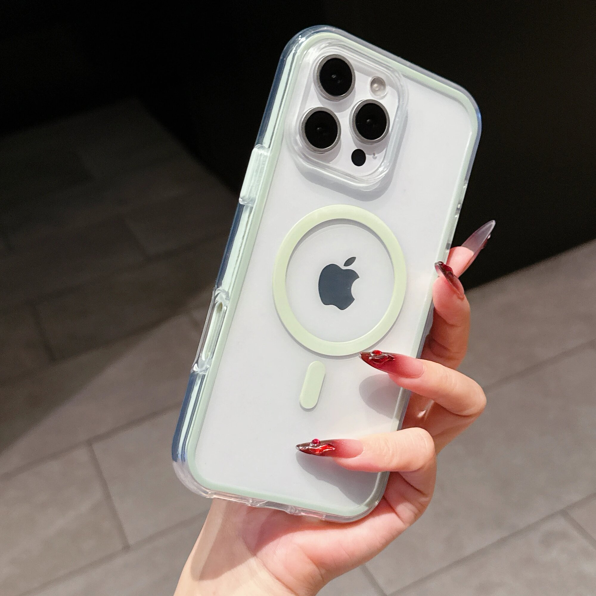 Прозрачный чехол с MagSafe для iPhone 14 Pro, Green