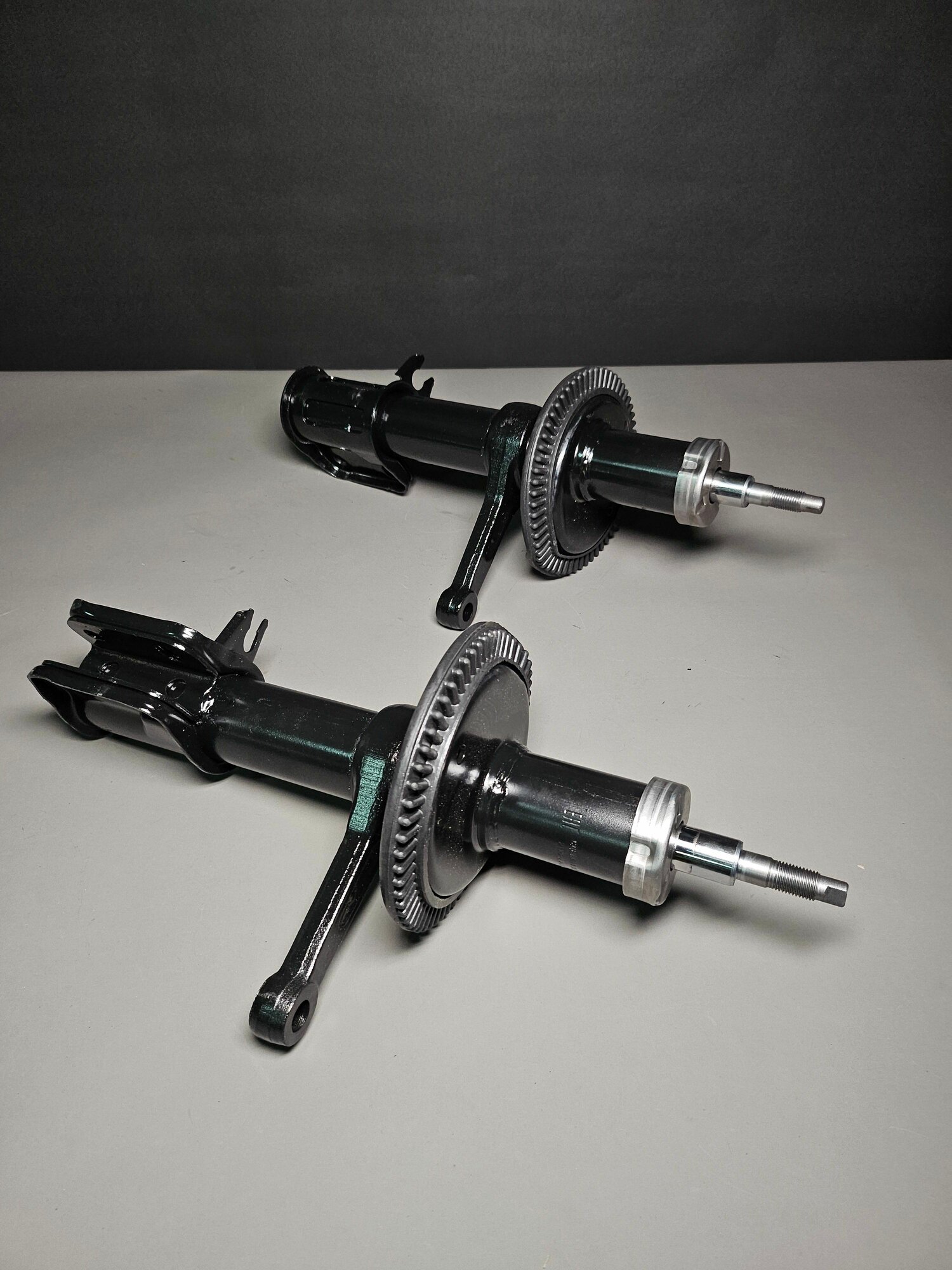 Передние стойки в сборе ВАЗ 2108-2115