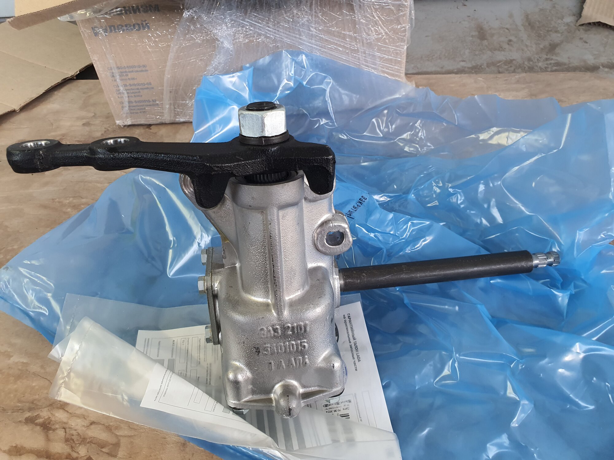 Рулевая Колонка Редуктор Ваз Нива 2121 213 2131 и тд. Длинный Вал. Тольяти Завод Залитая Маслом.