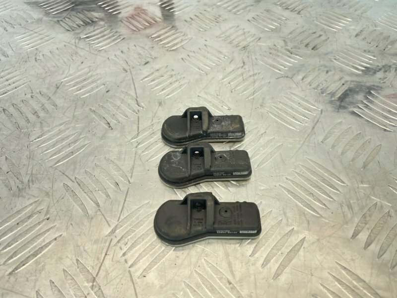 Б/У Датчик давления в шинах Hyundai Creta 2017 GS G4FG nцена за 1 шт, в наличии 3 шт 64376 Hyundai-KIA арт. 52933B2100