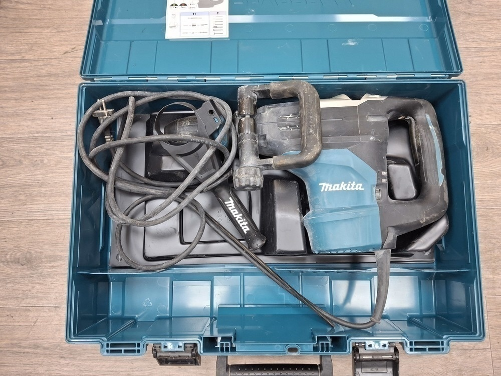Перфоратор Makita HR4003C