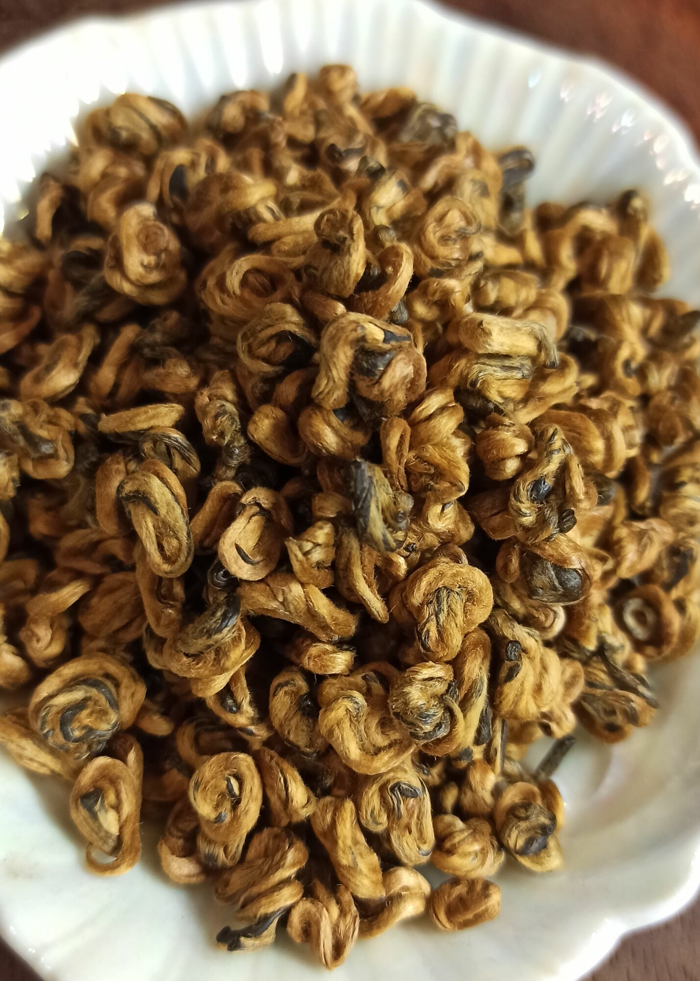 Чай Цзинь Ло Дянь Хун - Золотая улитка - Элитный красный чай. Свежий, ароматный, бодрящий. 50 грамм.