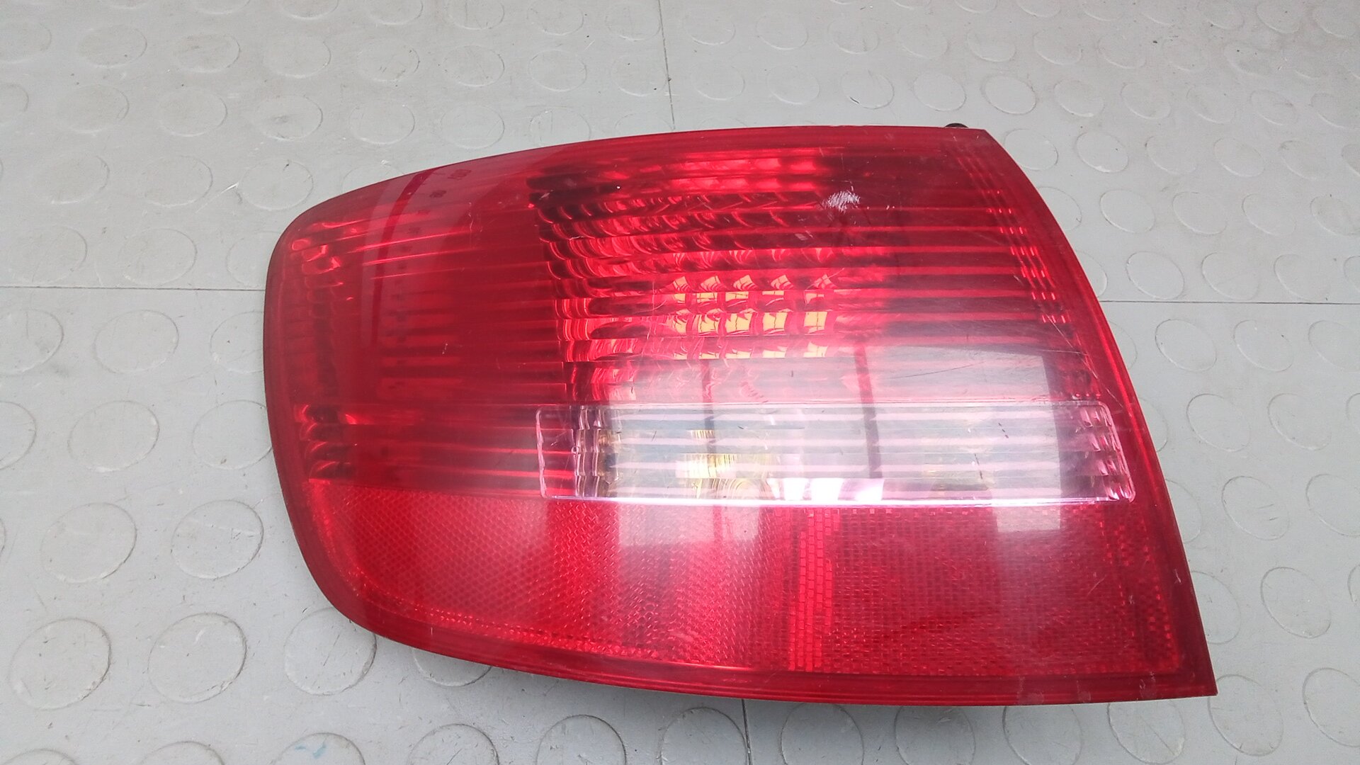 Фонарь задний левый AUDI A6 C6