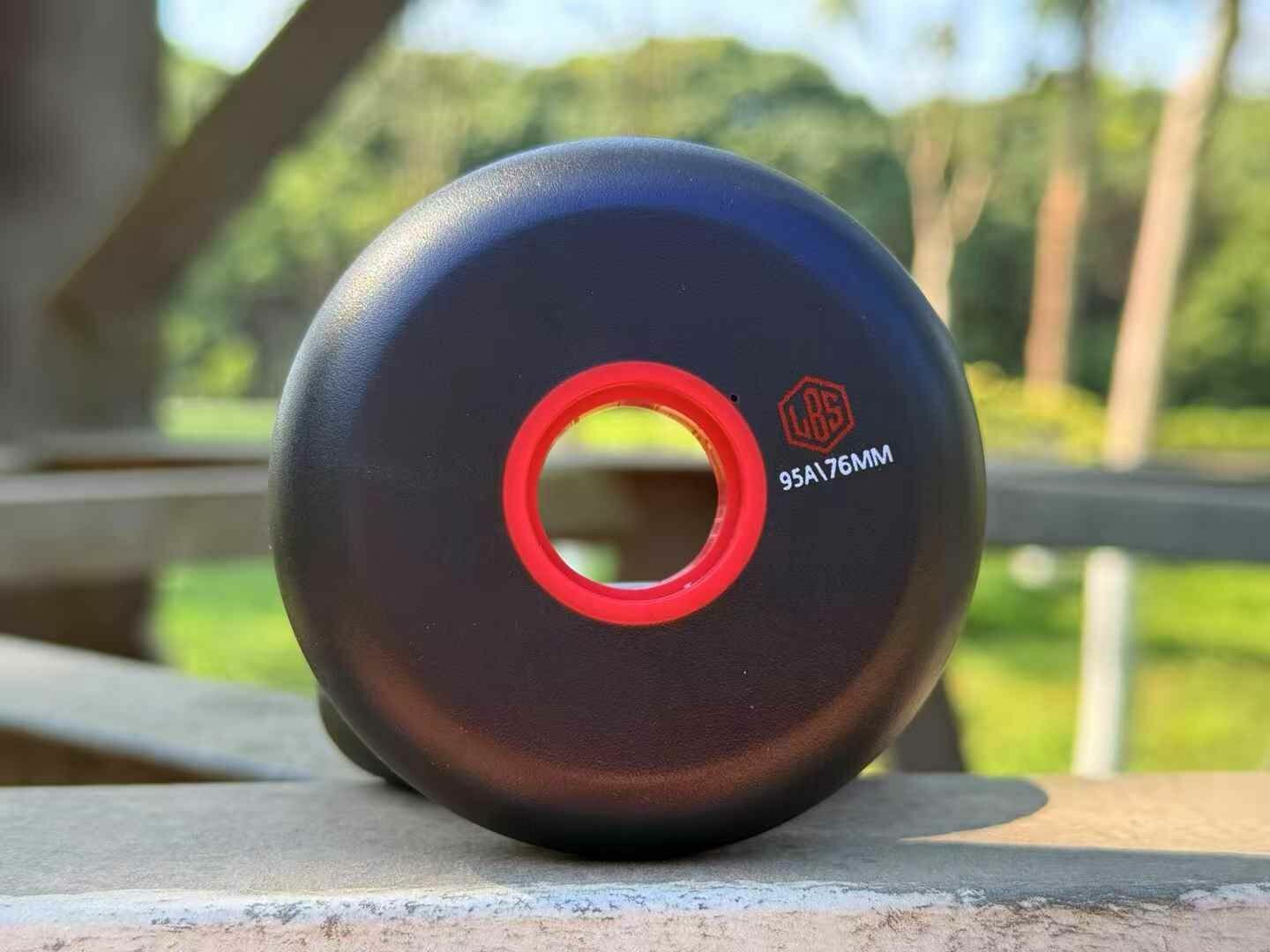 Жесткие колеса для роликов 95а 76мм Полнотелые. LBS черного цвета 8шт.