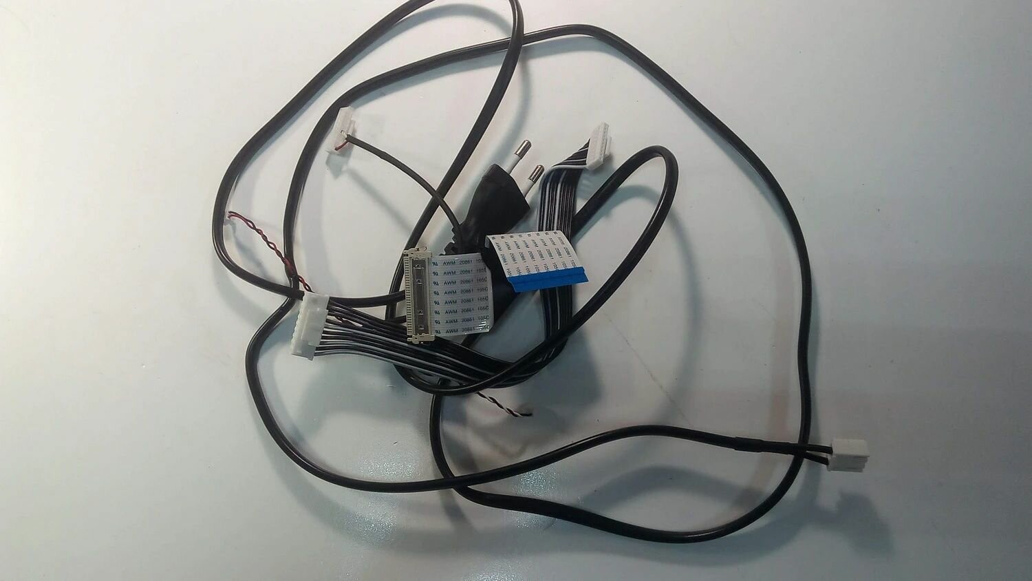 LVDS + Комплект шлейфов + Кабель питания с разъемом до основной платы для Led32D2900S Lcd Телевизор Tcl Шлейф арт. 9145