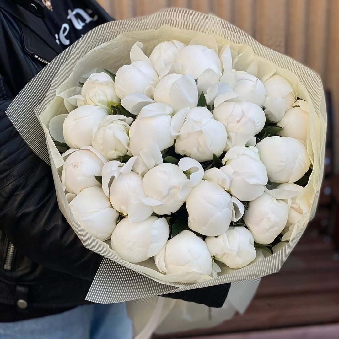 Букет из белых пионов 25 шт, красивый букет цветов, шикарный, премиум цветы, премиум букет