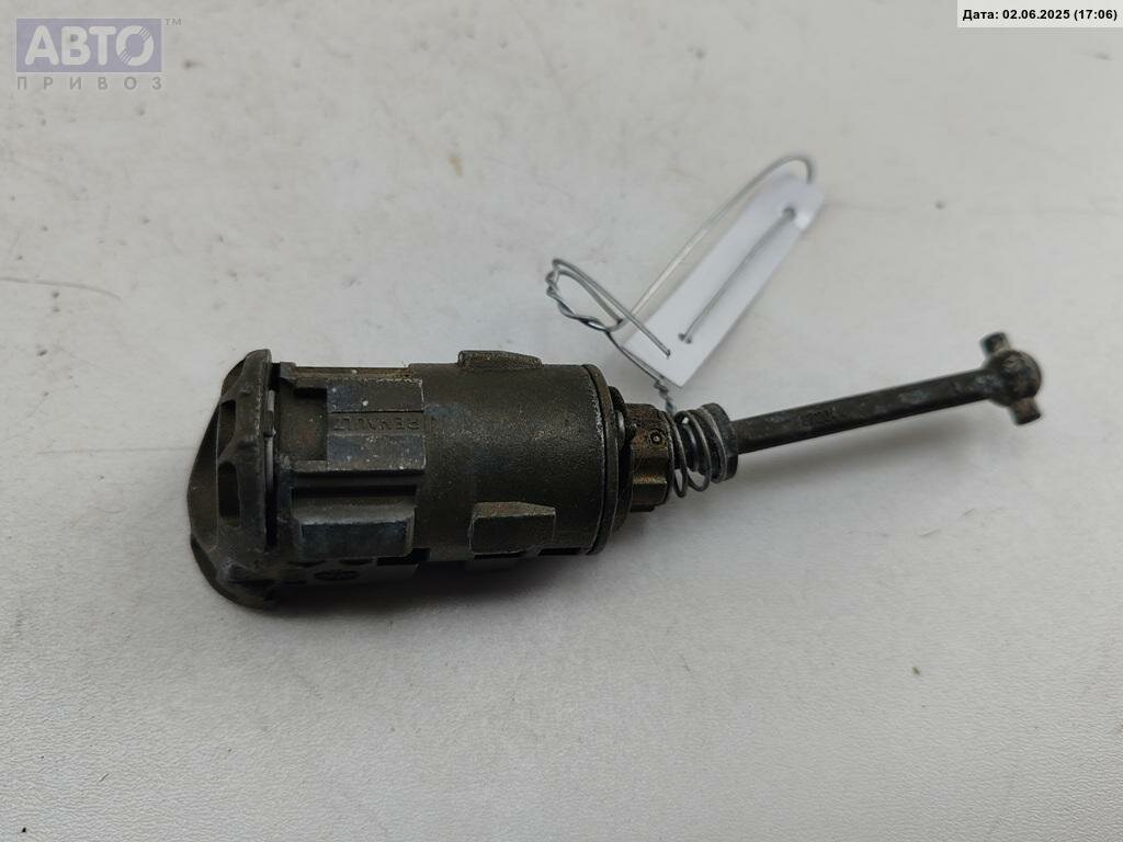 Личинка замка Renault Scenic 2 (2003-2009)