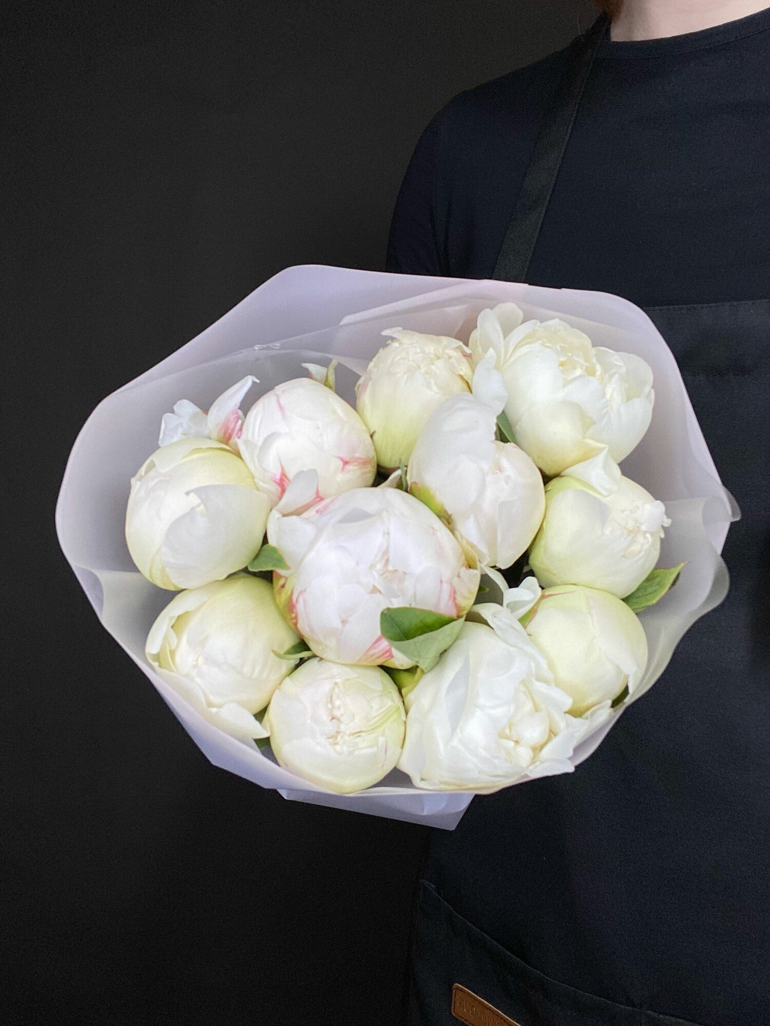 Белые пионы