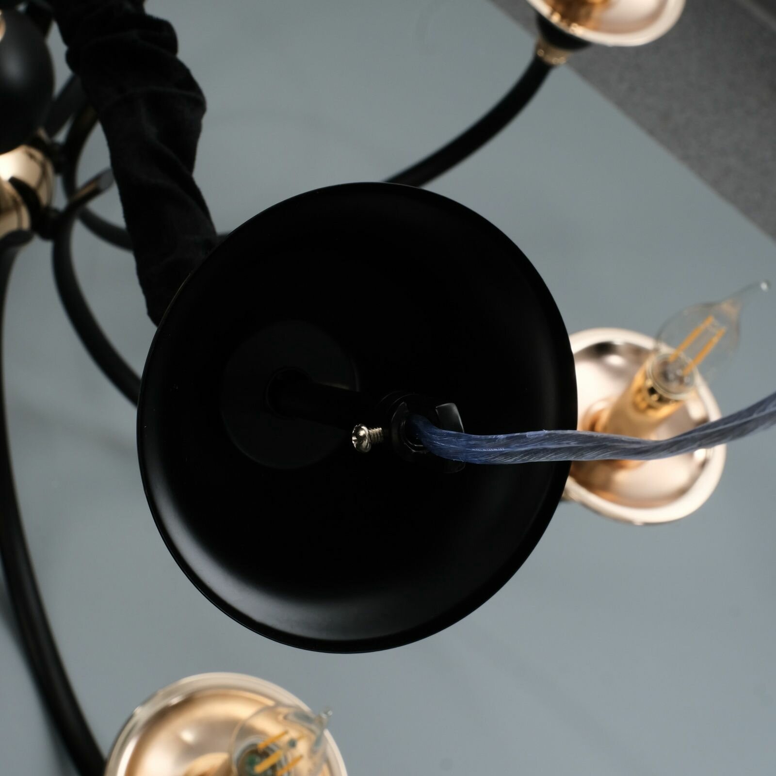 Люстра потолочная "Венеция" 8хЕ14 40Вт черно-золотой 87х87х97 см