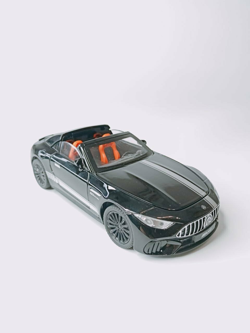 Модель автомобиля Мерседес Бенц SL 63 AMG коллекционная металлическая игрушка масштаб 1:24 черный