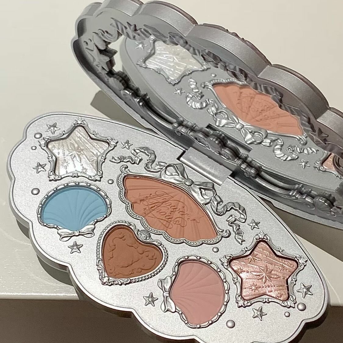 Палетка теней Flower knows Shell's Jewel 02