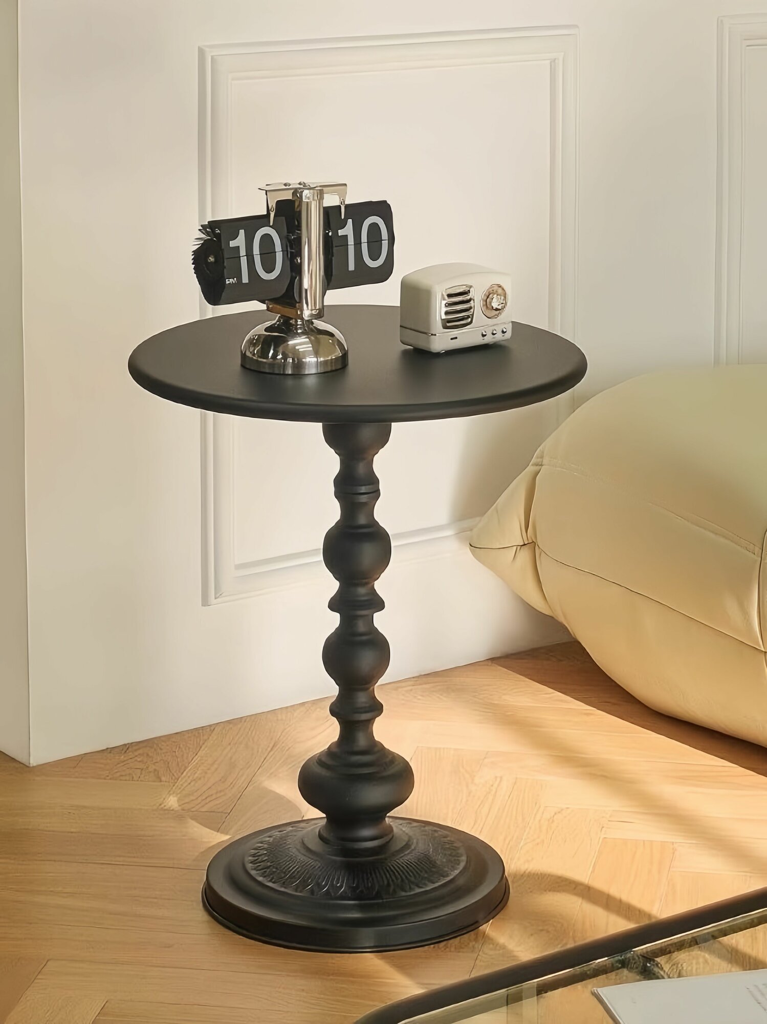 Журнальный стол черный кованый 40х40х52 см для гостиной и кофейни с ретро-основанием, прочный и стильный