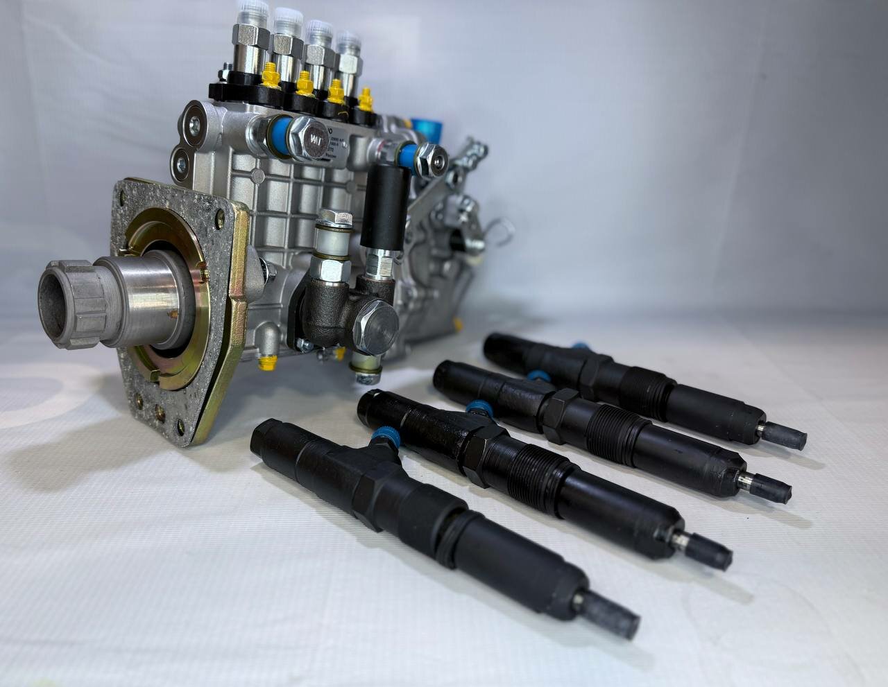 Топливный насос высокого давления (ТНВД) 2000об/мин+форсунки на Т-40, Д-144 автономная смазка Россия