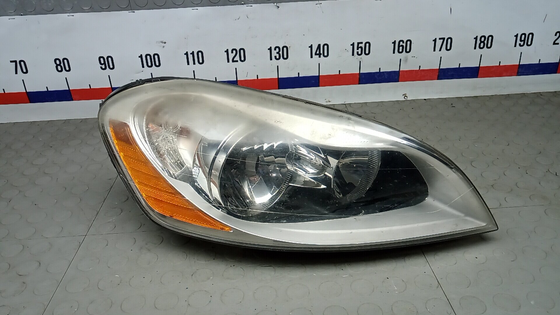 Фара правая VOLVO XC60 1