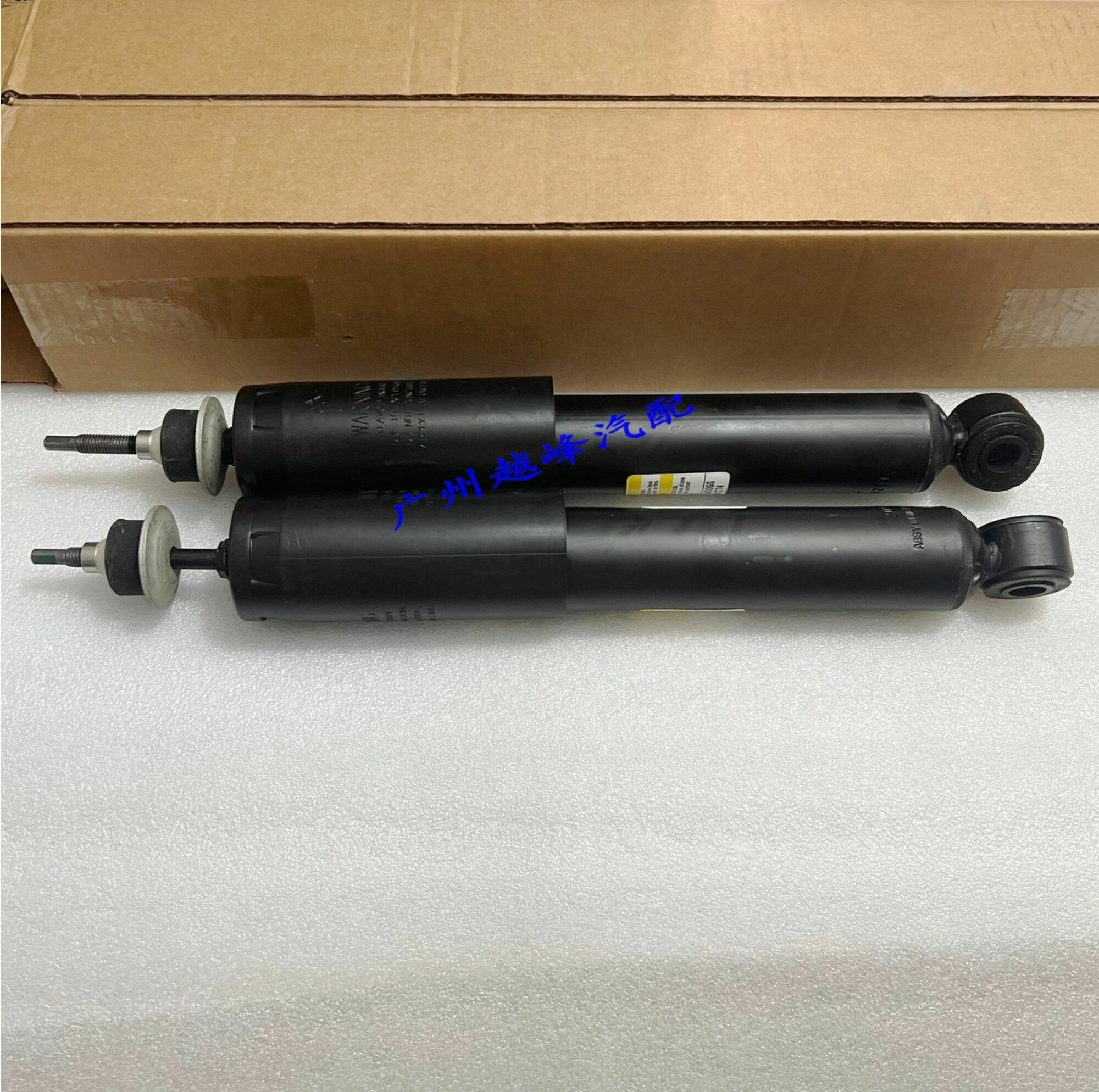 Амортизатор передний Hummer H2 2003-2009 года