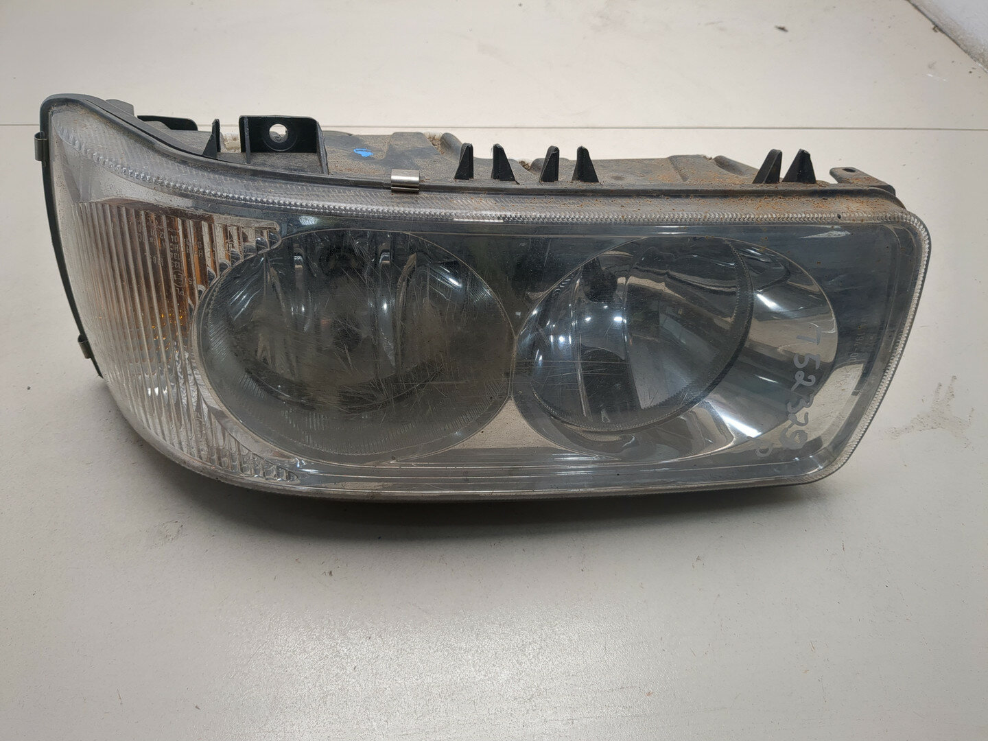 Фара (передняя) правая DAF XF 105 Б/У