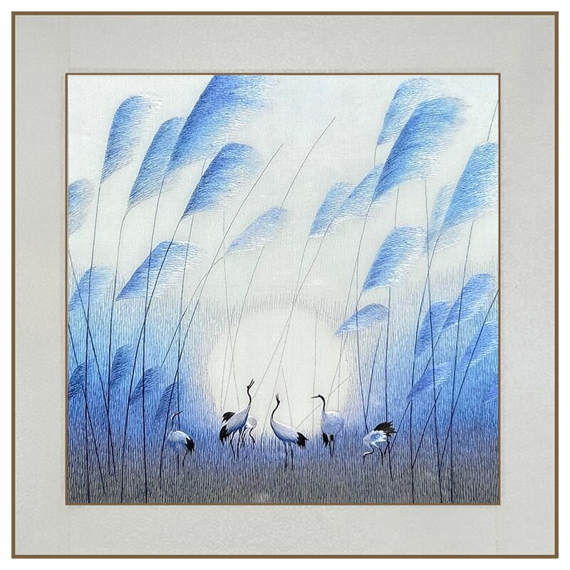 Картина ручной вышивки шёлком <Журавли среди тростника> в деревянной раме