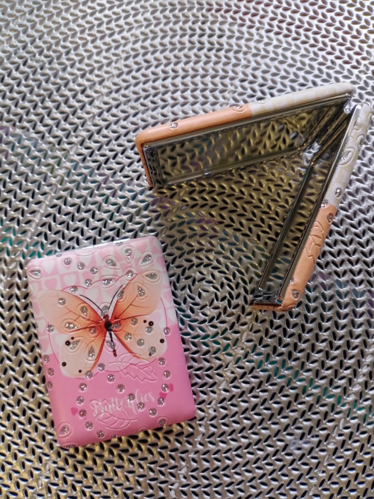 Зеркало карманное /бабочка бежево-розовый