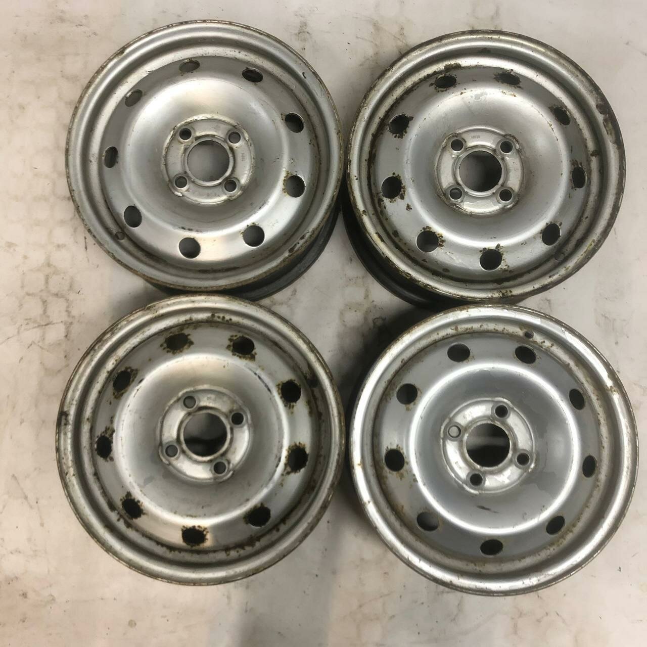 Колесные диски Штампованные 14x5.5 PCD 4x100 D60.1 ET43 (Реплика)