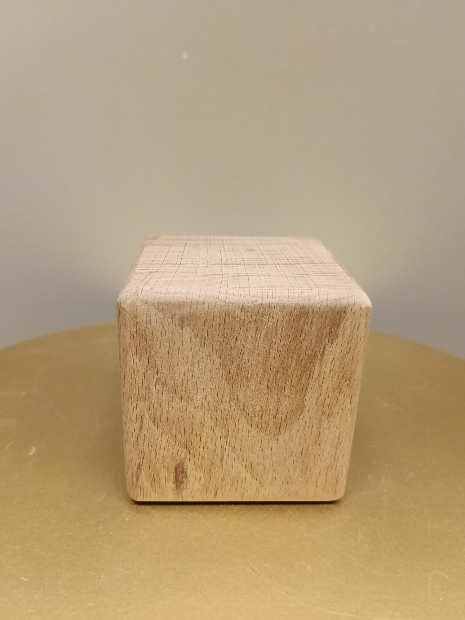 Кубик деревянный из цельного столярного бука. 6х6х6 см. Полированный