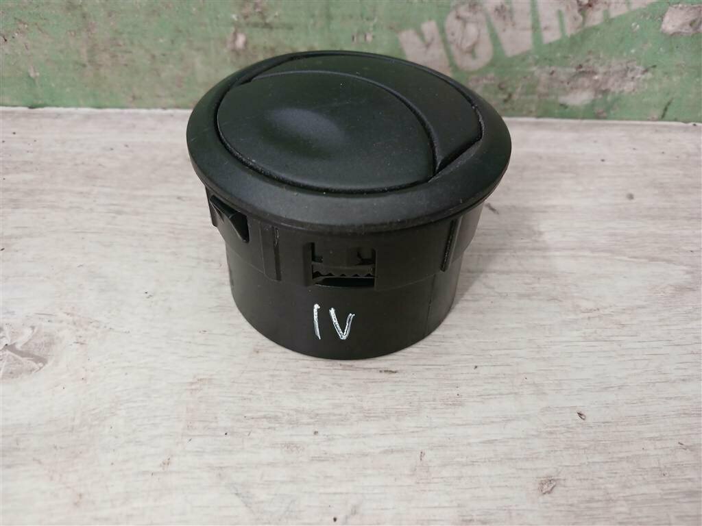 Дефлектор воздушный LADA Granta 2011+