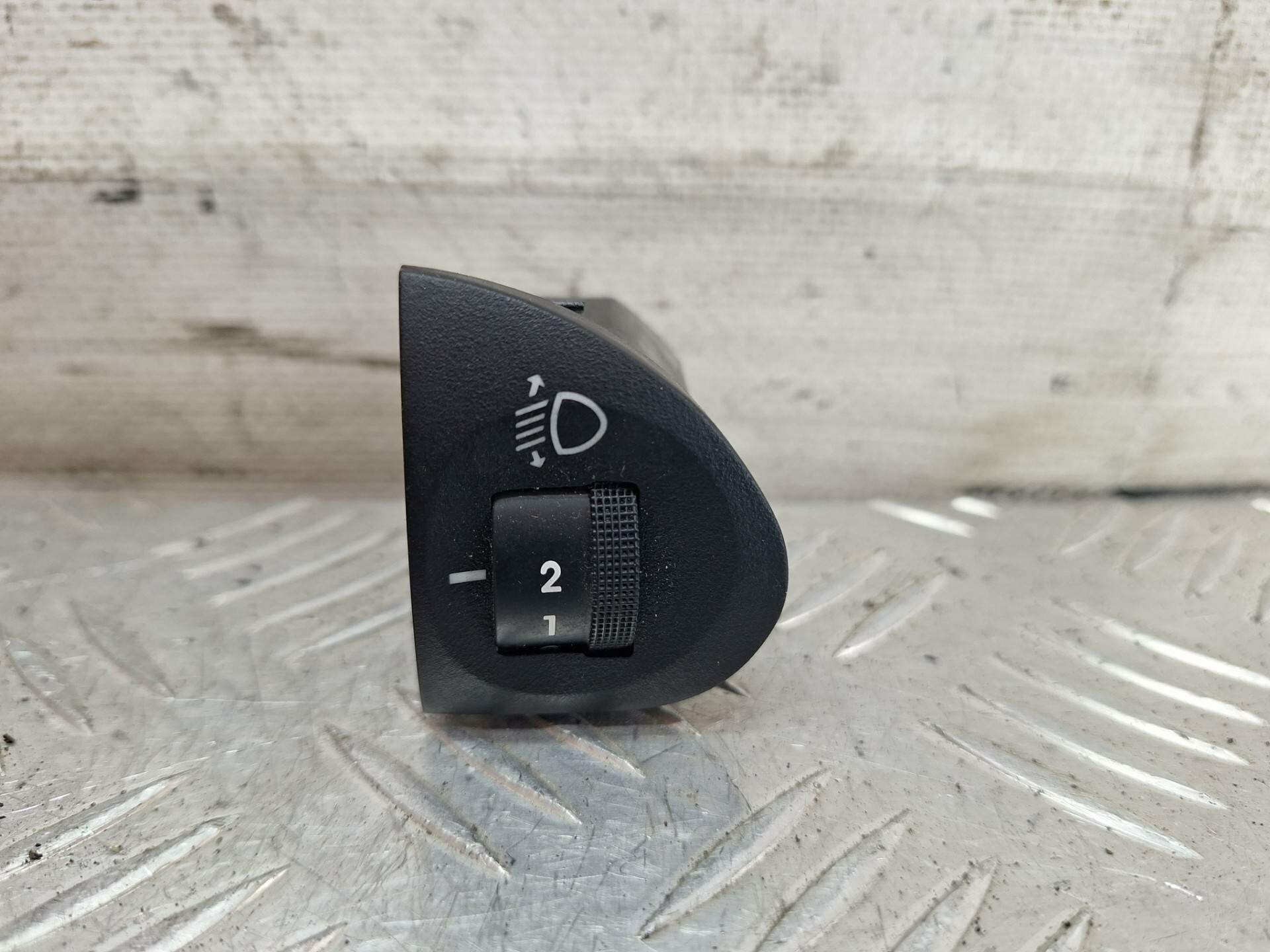 Кнопка корректора фар Hyundai Lantra 2 рест. 1999 9337029050