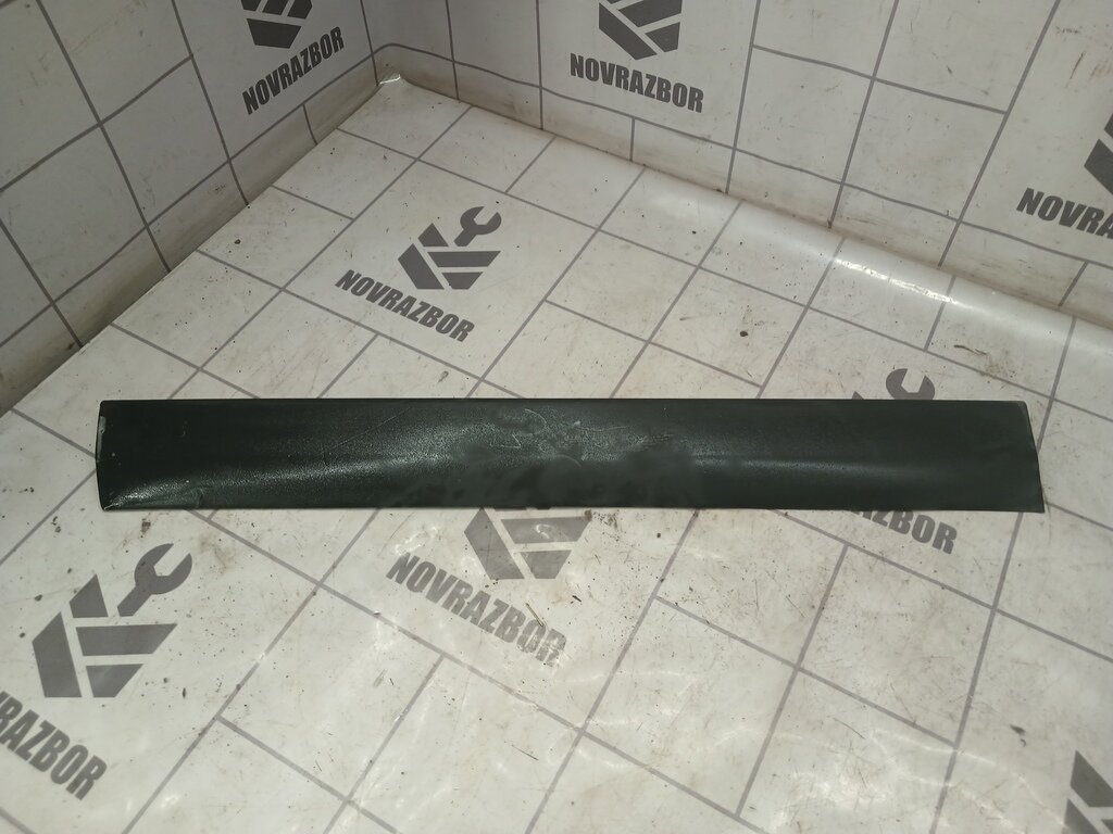 Молдинг задней левой двери VW Passat B5 96-00