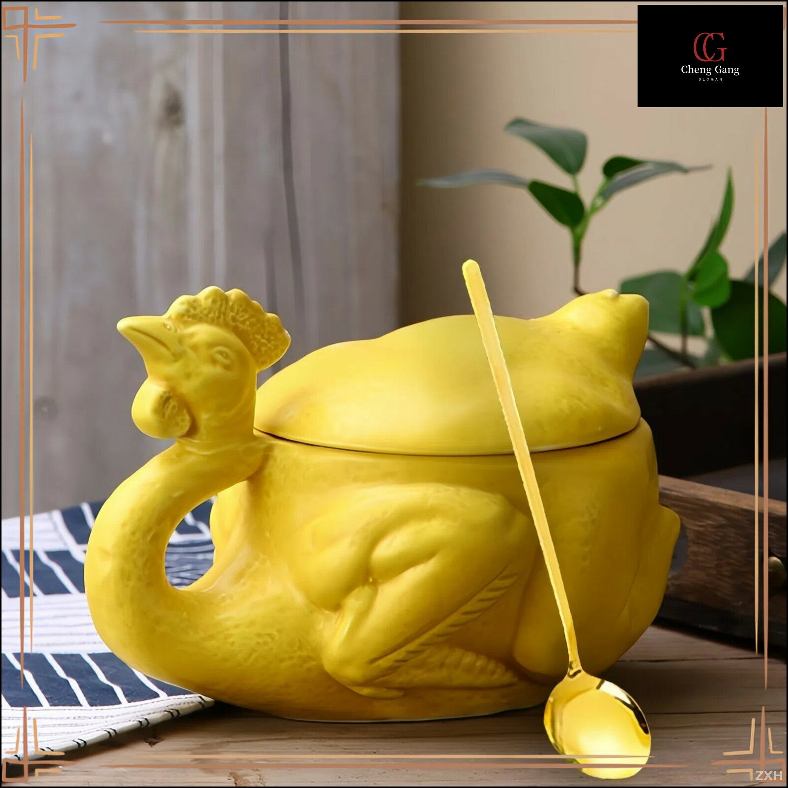 Эксклюзивный набор с керамической петушком миской крышкой и позолоченной ложкой