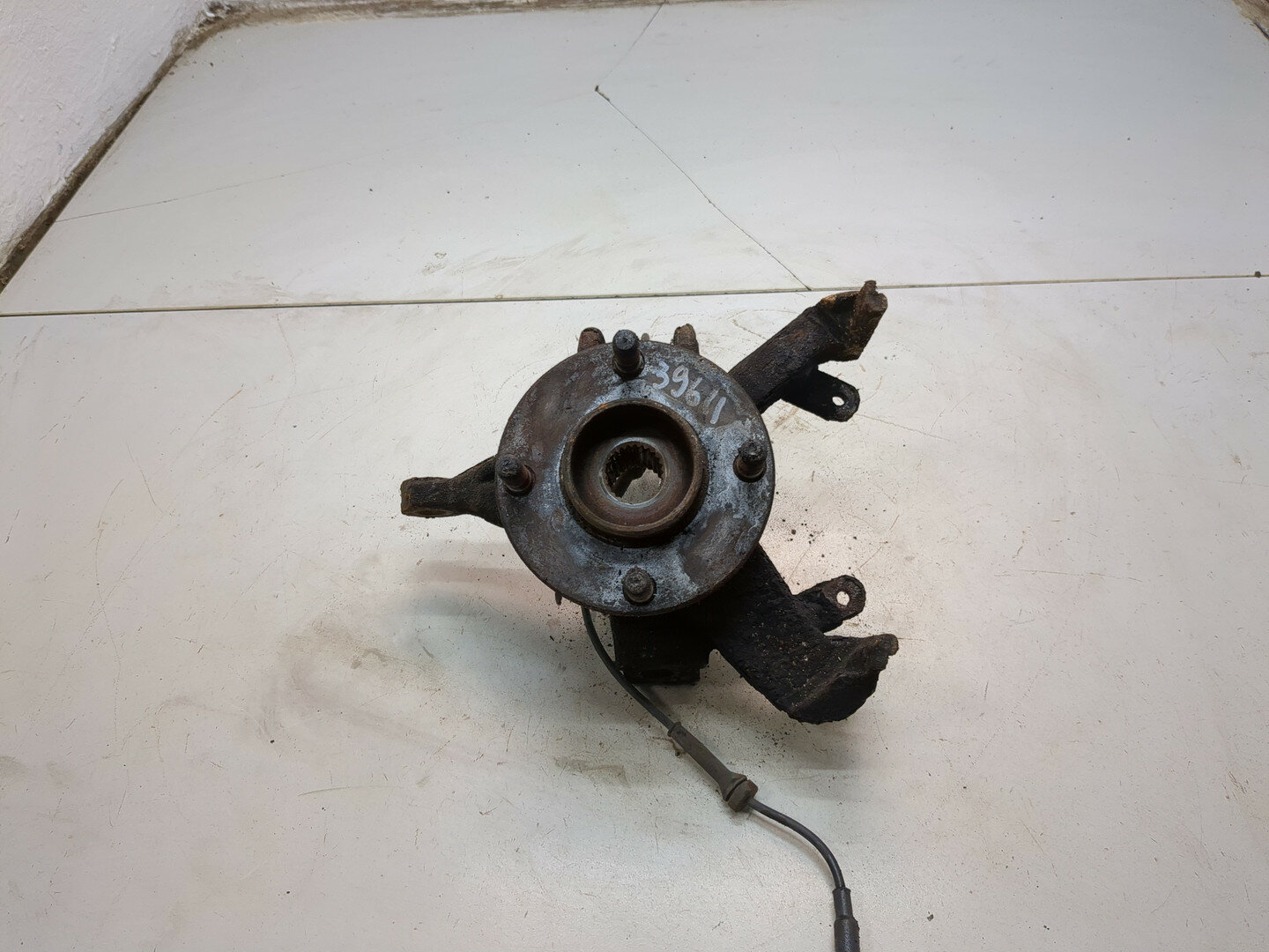 Ступица (кулак, цапфа) правая передняя Ford Focus 1 Б/У