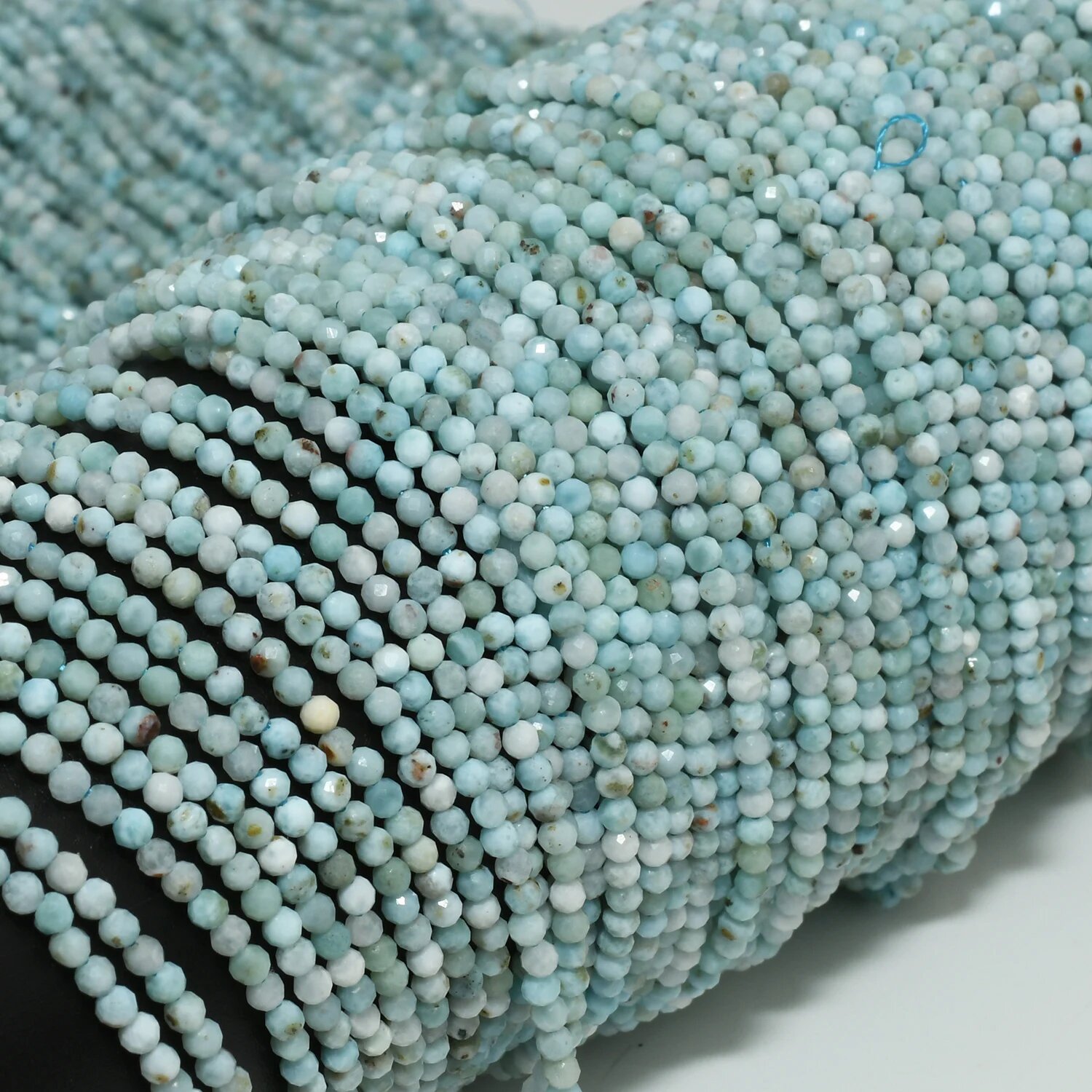 Граненая бусина Ларимар 2,5 мм GENUINSTONE