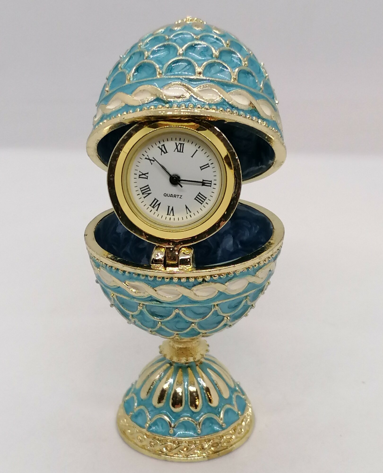 Яйцо-шкатулка Фаберже с часами, для украшений. арт. 897 голубое
