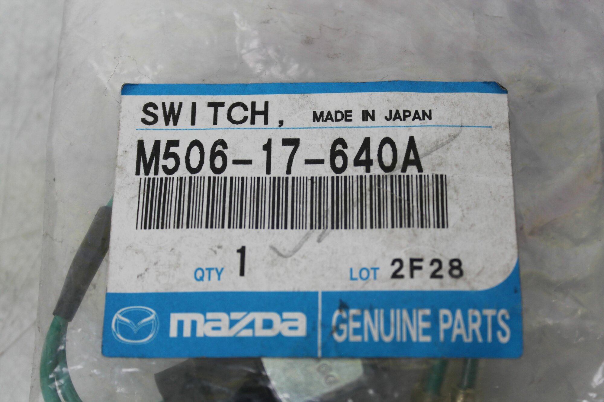 Датчик включения заднего хода MAZDA M50617640A