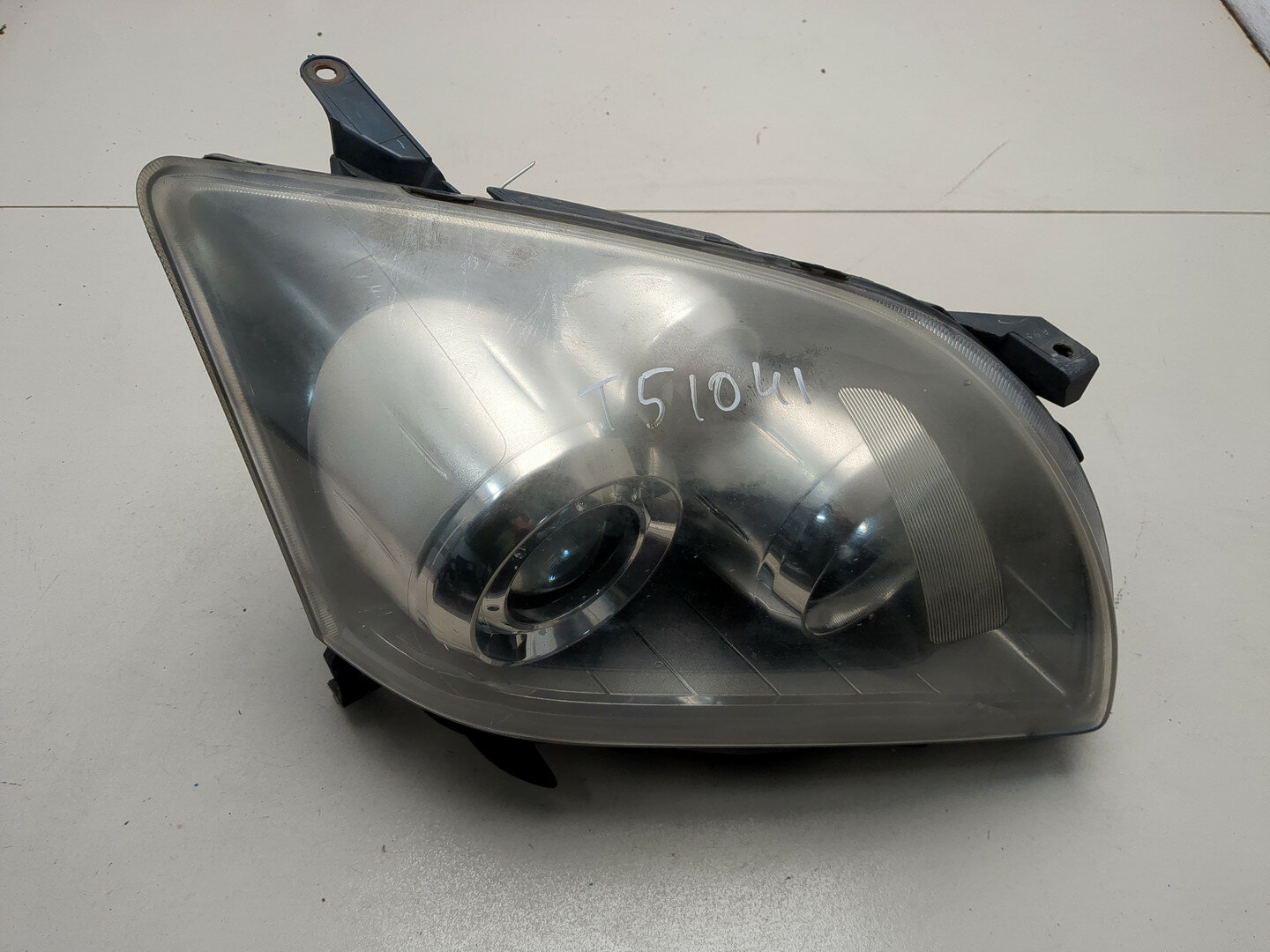 Фара (передняя) правая Toyota Avensis 2 Б/У