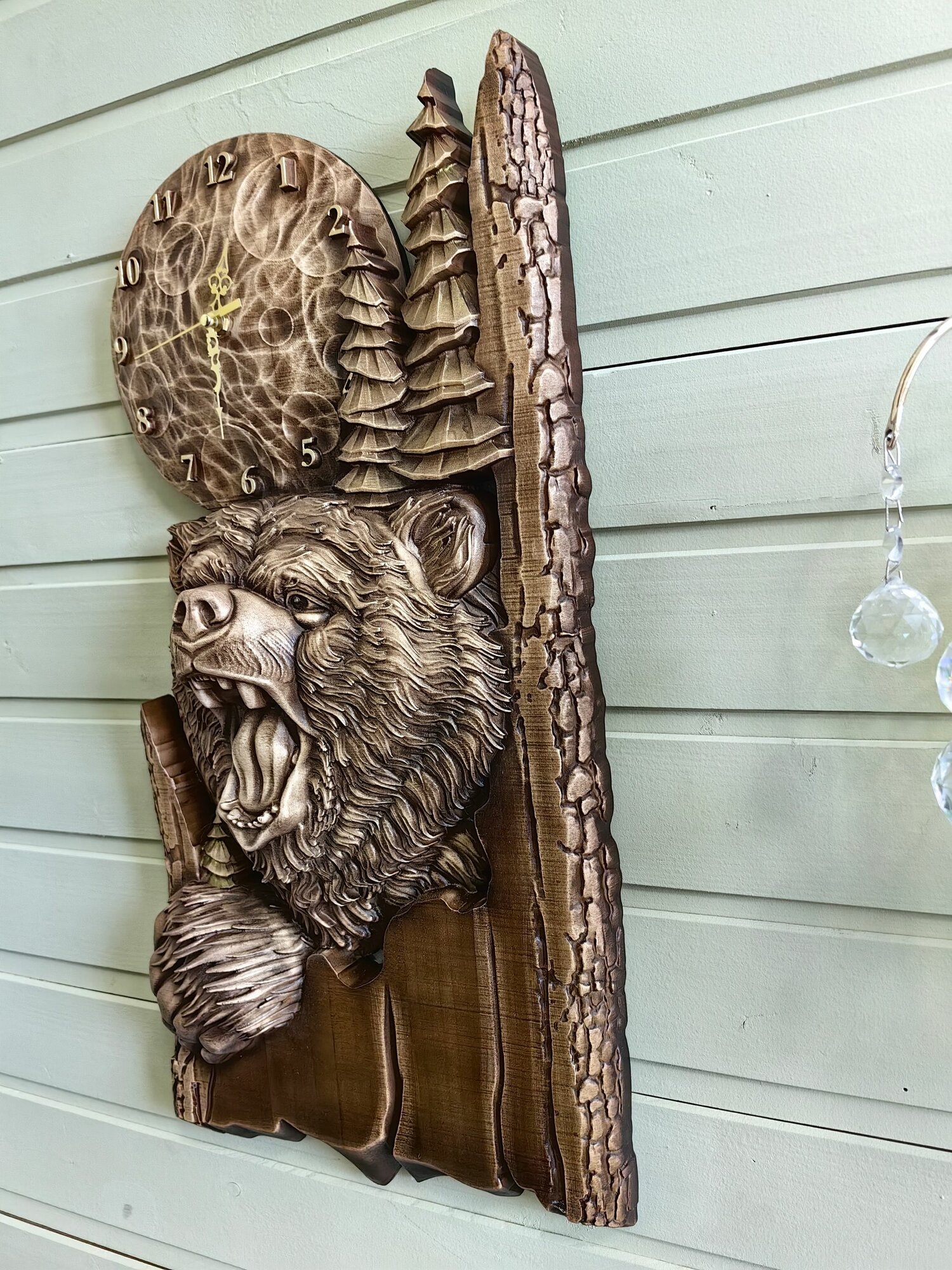 Часы резные деревянные из дуба "Медведь"