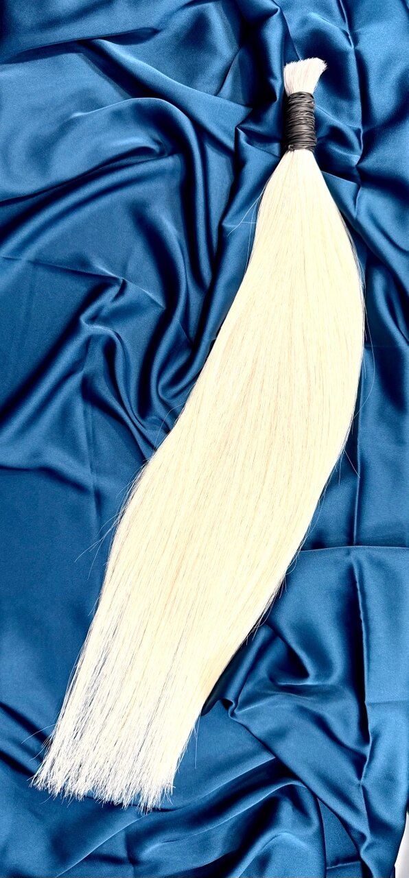 Волосы для наращивания натуральные 60 см. в срезе. Оттенок 10.2. 100гр.