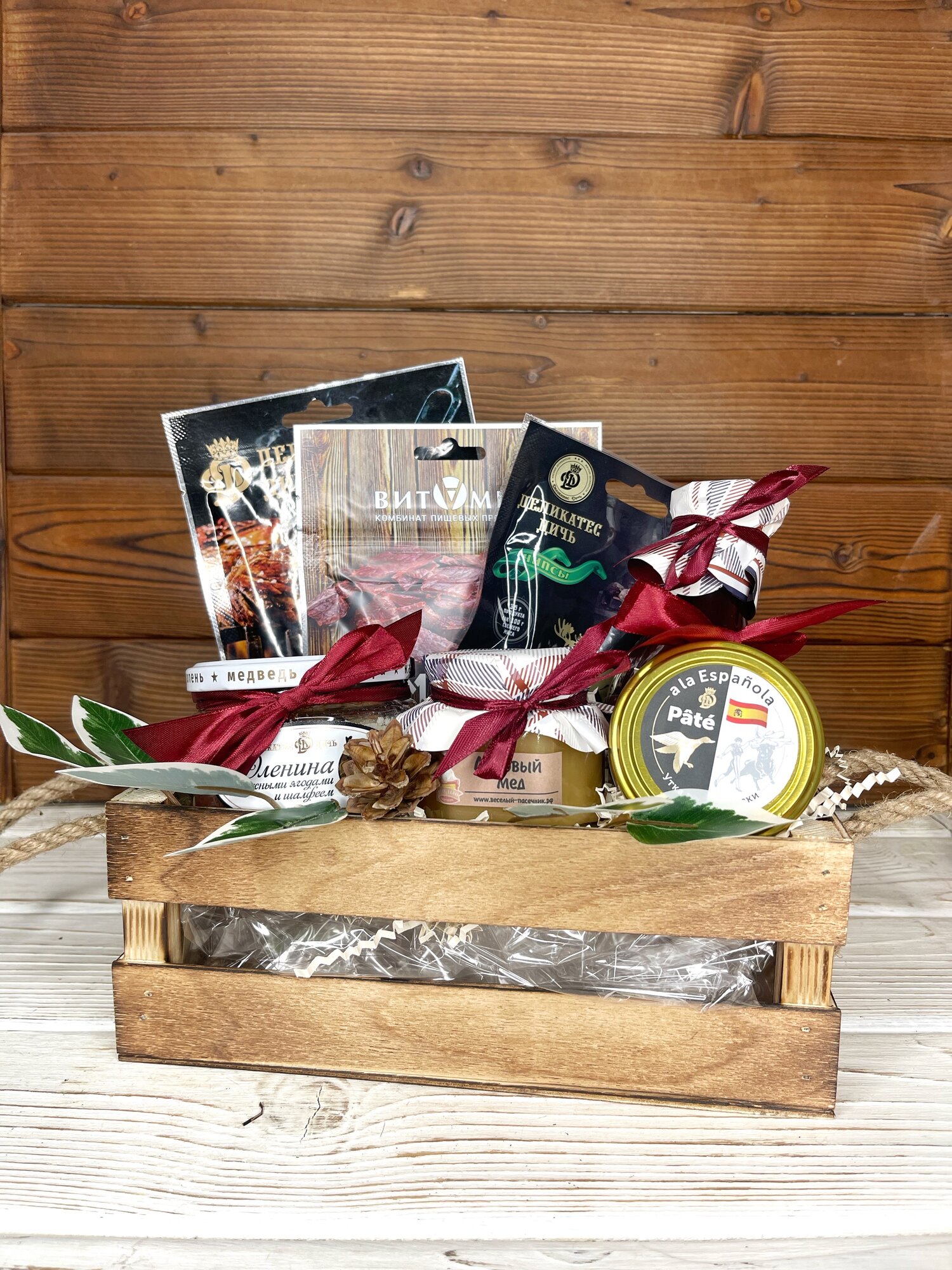 Подарочный набор большой мужчине "Путешествие в тайгу", с мясными деликатесами от Zakazpodarka24