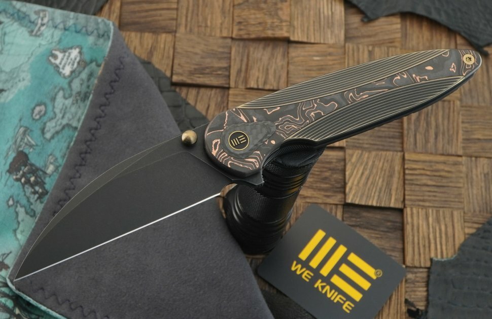 Складной нож We Knife Zenthra, сталь M390, BW, рукоять титан/бронза/карбон