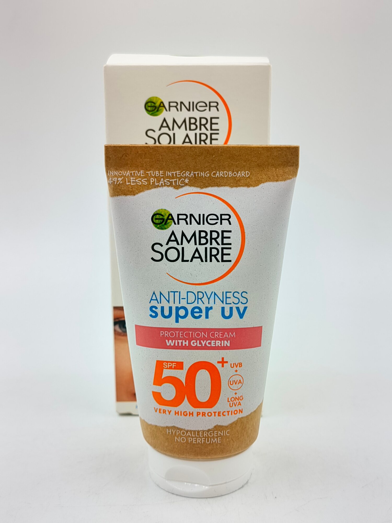 Солнцезащитный крем Garnier для лица SPF 50+, против сухости, cупер УФ, без отдушки, 50 мл