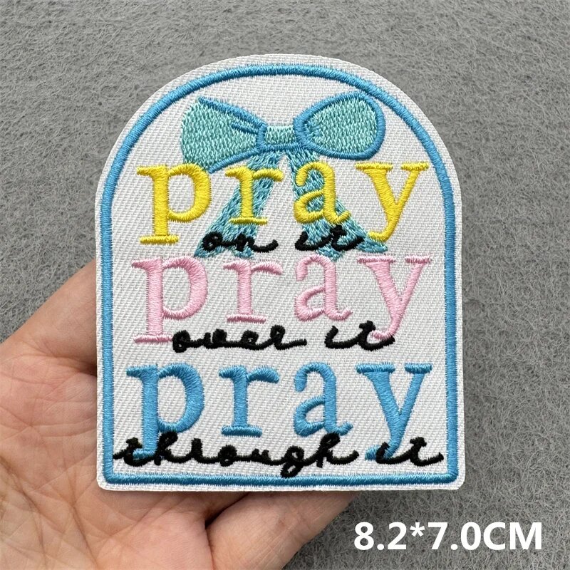 Вышивка "Pray on it, over it, through it", 8.2*7.0см, цвет 11
