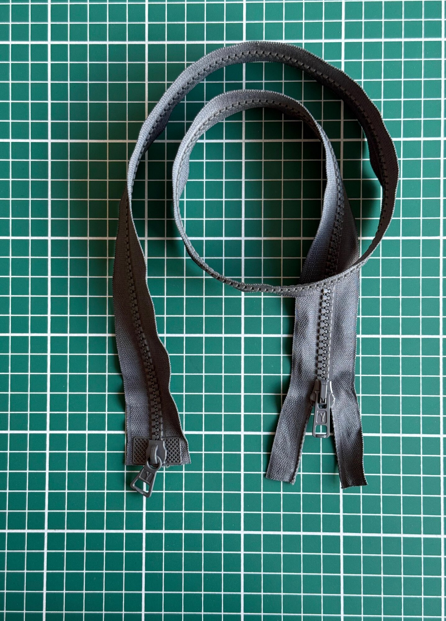 Молния Тракторная, 2 замка, цвет серый, 75 см, цена за 1 штуку.