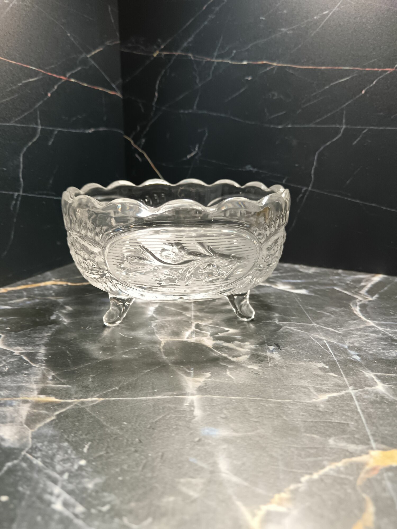 Хрустальная ваза, креманка, конфетница на трех ножках, Первомайский стекольный завод, винтаж