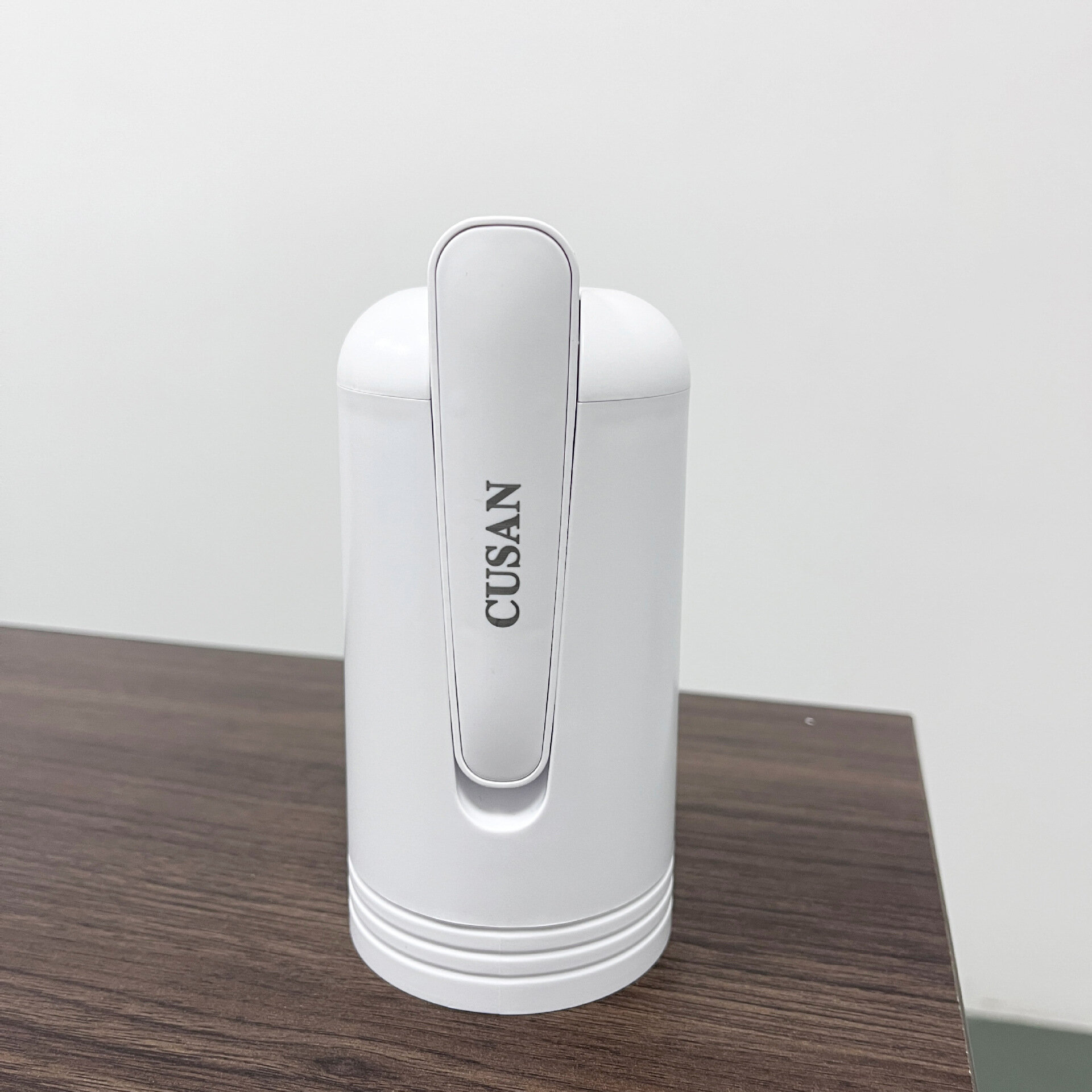 В наличии оптом складной диспенсер для бутилированной воды с автоматической зарядкой через USB