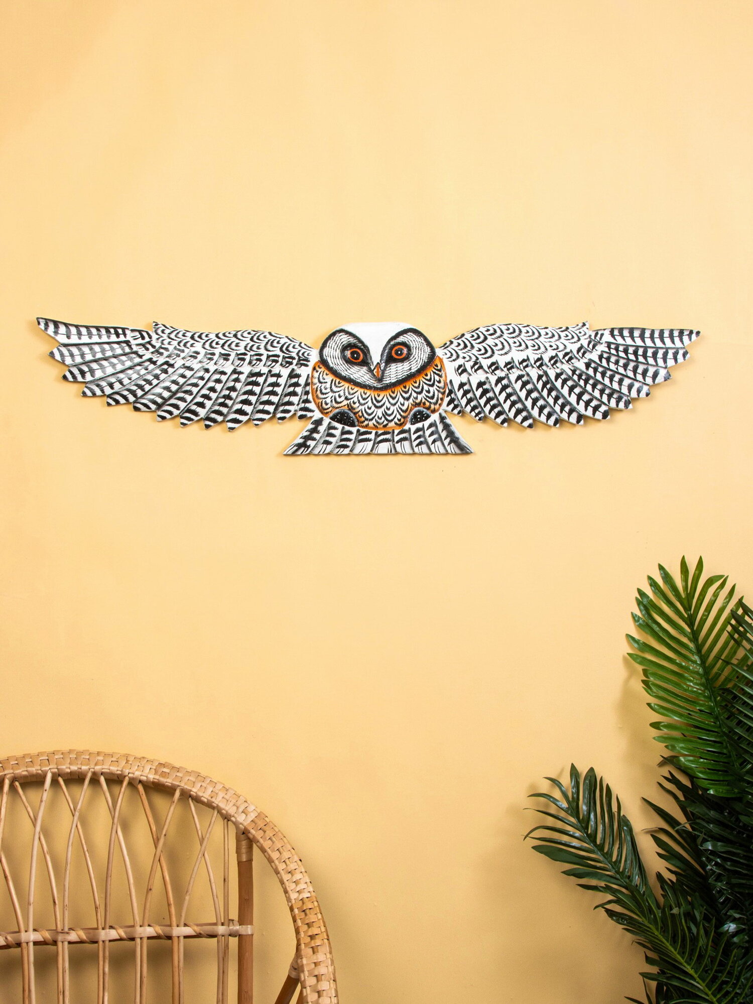 Панно "Парящая сова", 100 см, дерево албезия, способ крепления: подвес