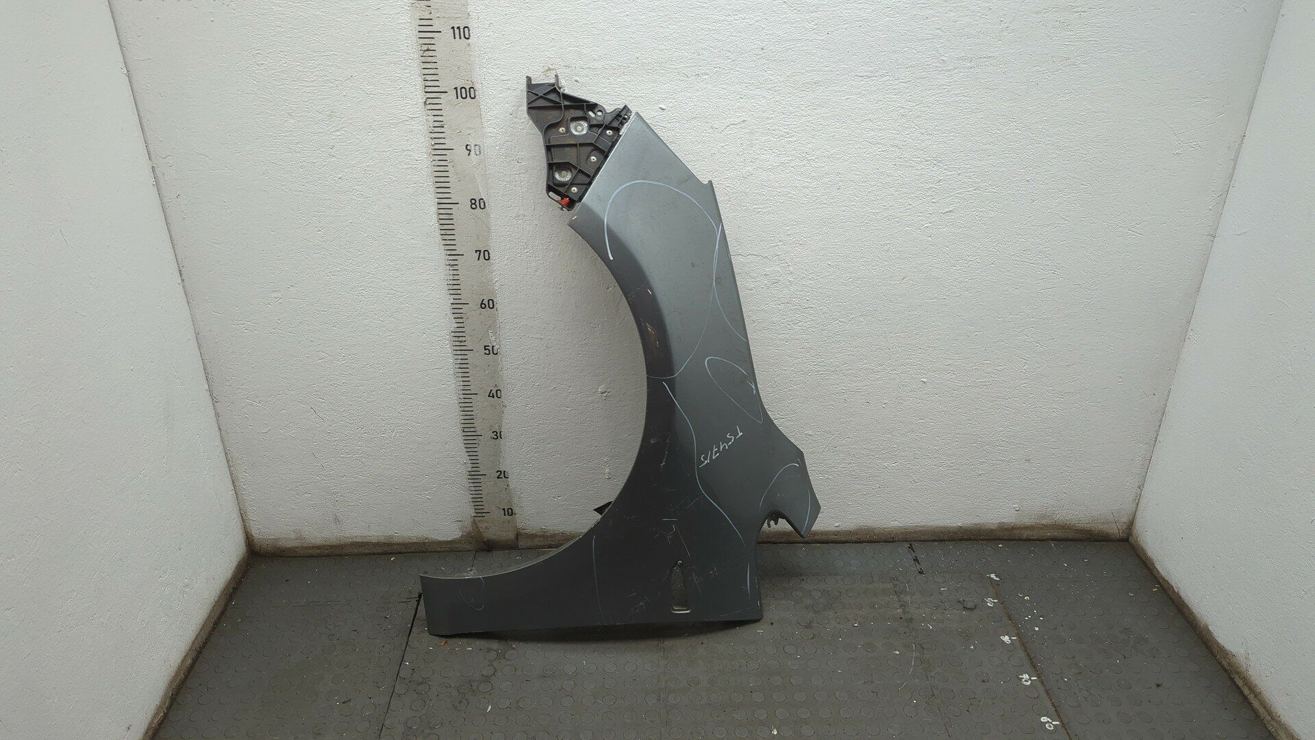 Крыло левое переднее Opel Astra J Б/У