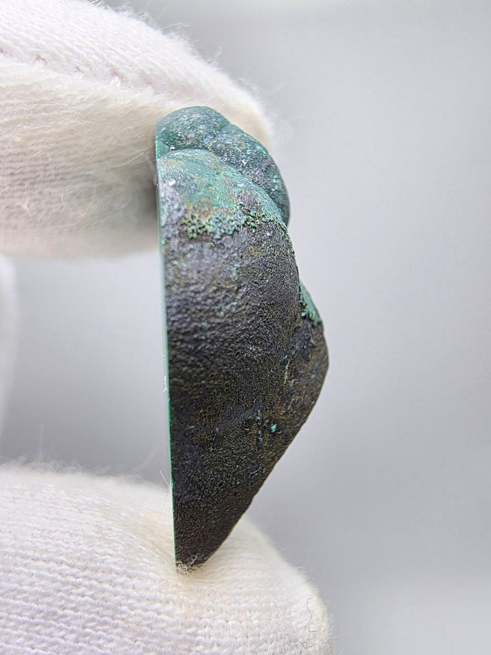 Малахит (полированный) 28 мм, 6 г.