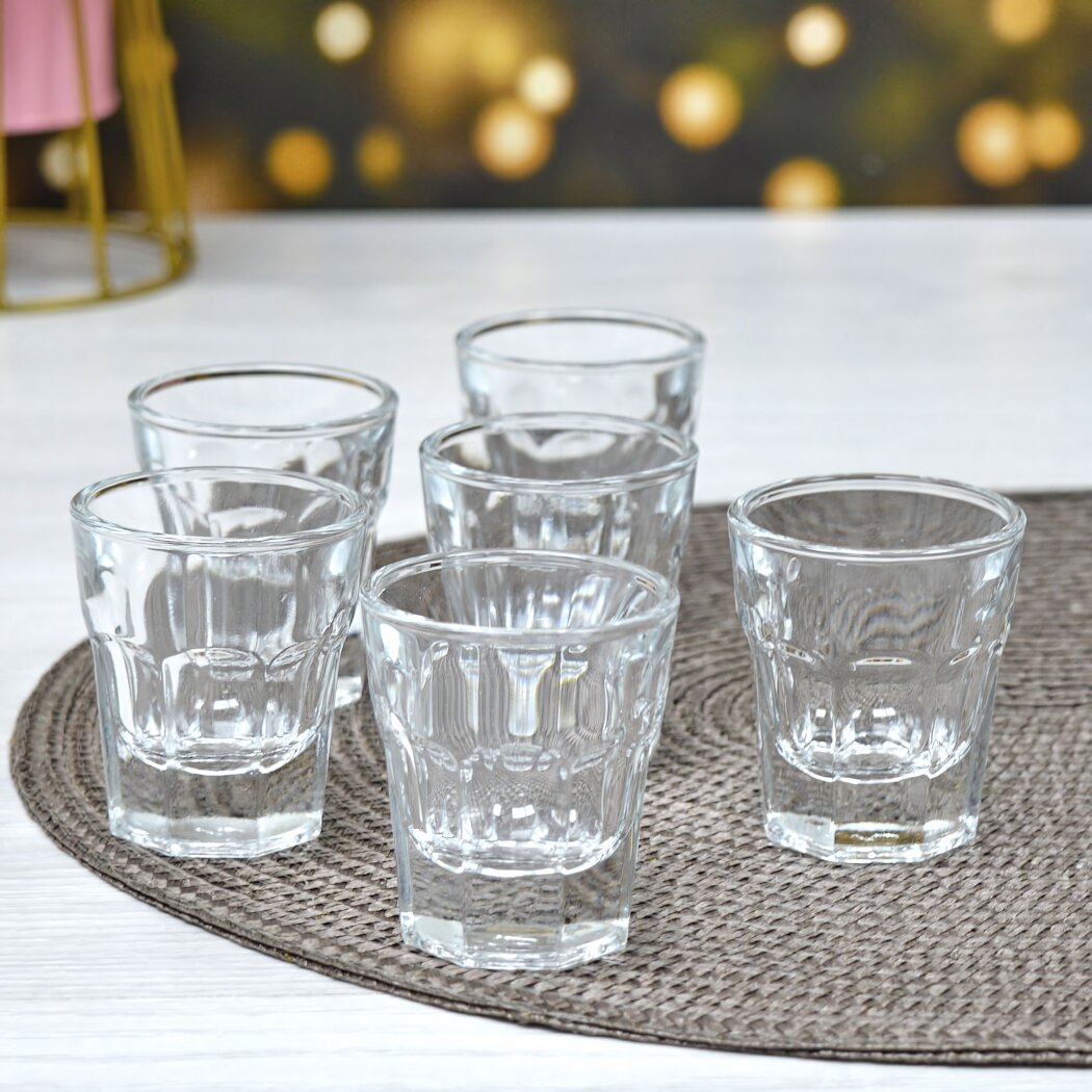 Стеклянный набор стопок «Casablanca» 6шт 35мл с элегантным дизайном для подачи напитков