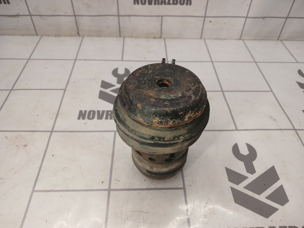 Опора двигателя передняя VW Golf 3 Vento 91-97